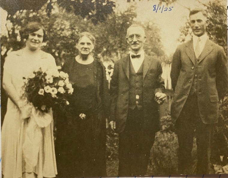 Mabel Susan Hunsberger (1900-1985) – Leaves on the Tree